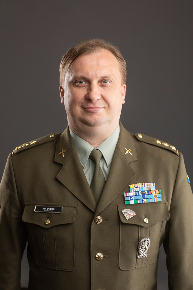 Děkan – Fakulta vojenského leadershipu